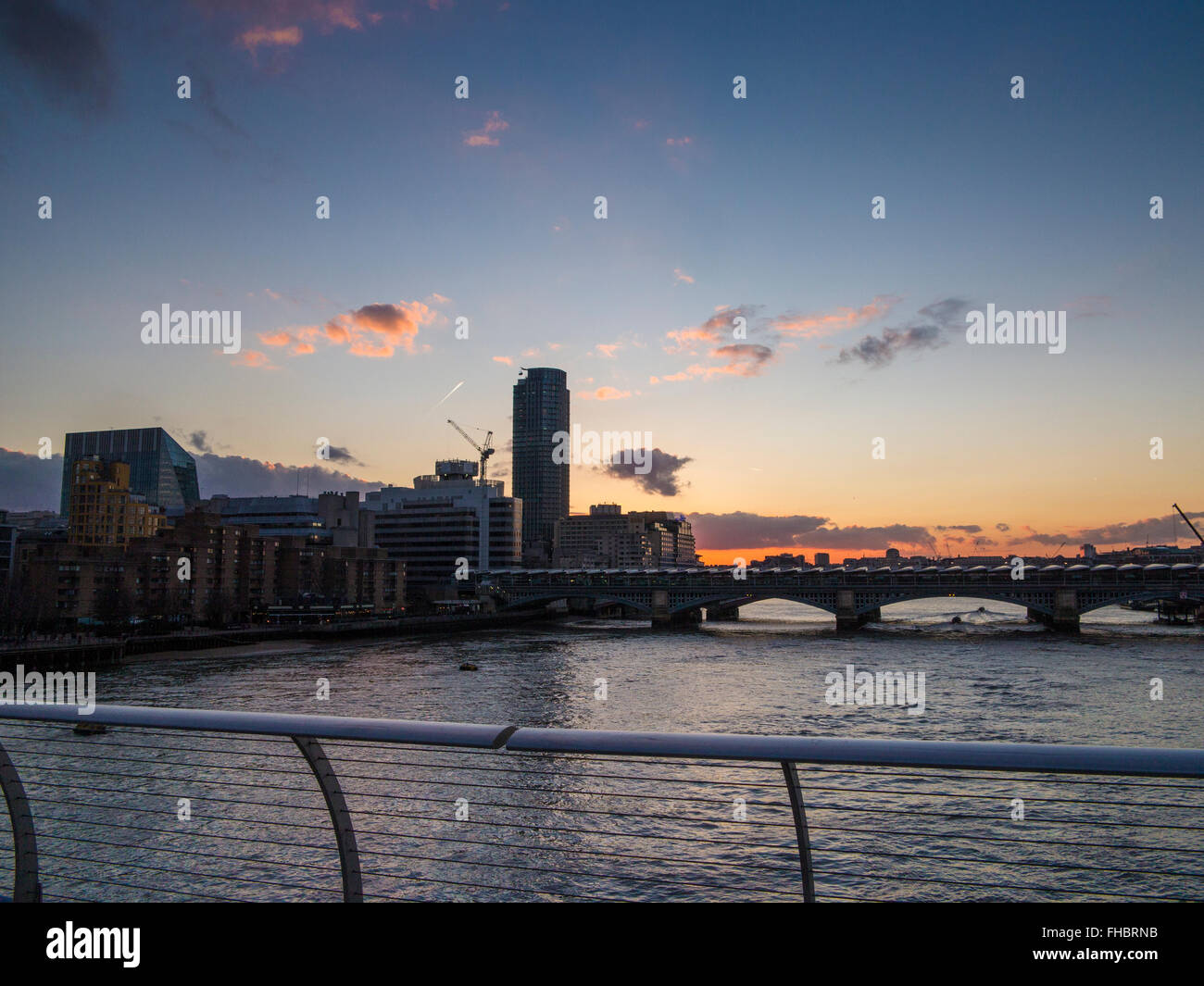 Waterloo bridge sunset hi-res stock photography and images - Alamy