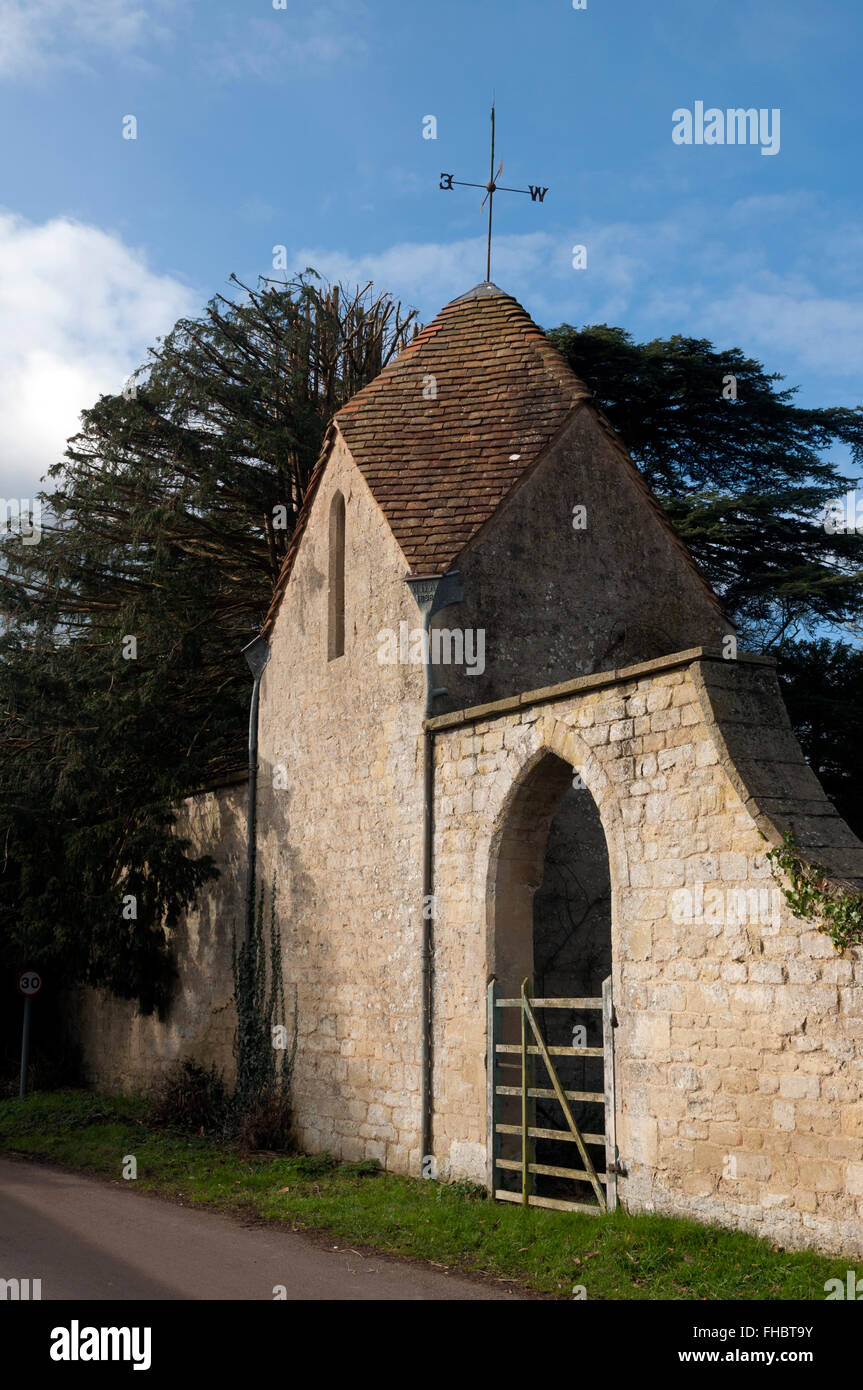 Pump house building uk hi-res stock photography and images - Alamy