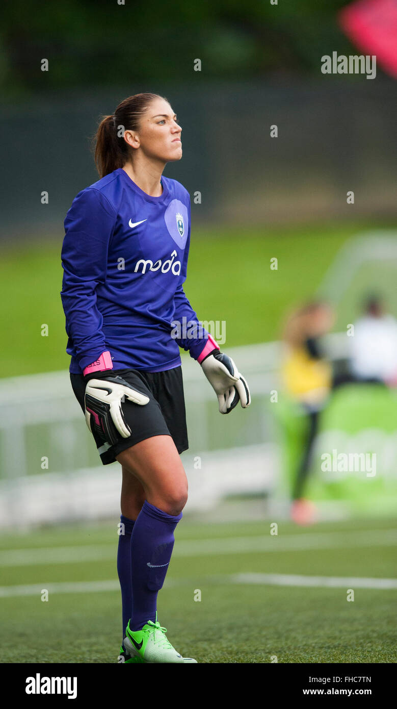 Olympian Hope Solo makes her debut in the professional National Women's ...
