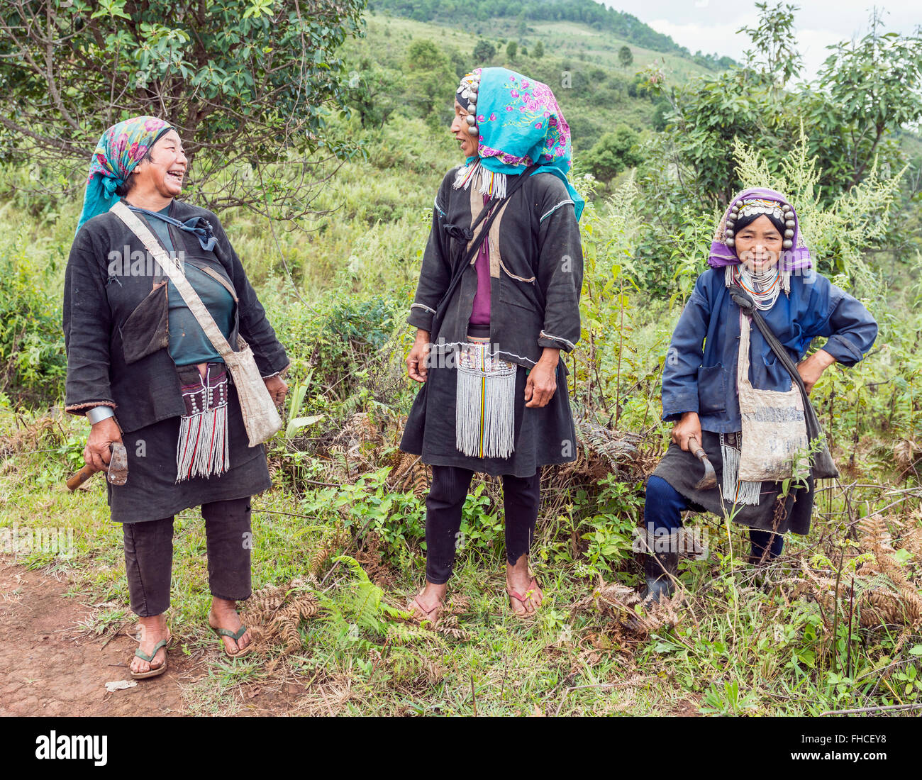 Indigenous women working hi-res stock photography and images - Alamy
