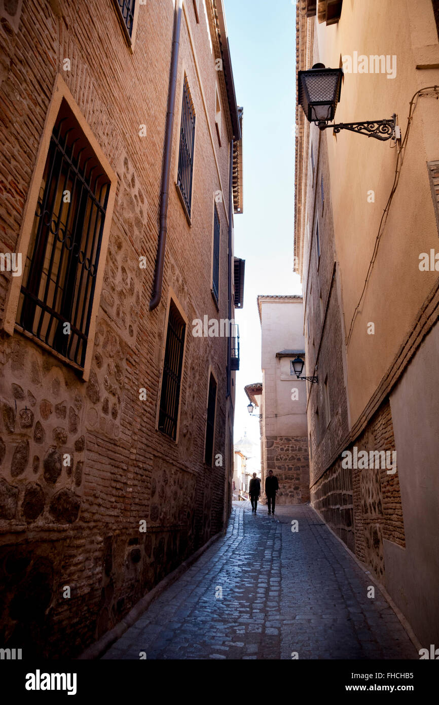 Narrow street facade hi-res stock photography and images - Alamy