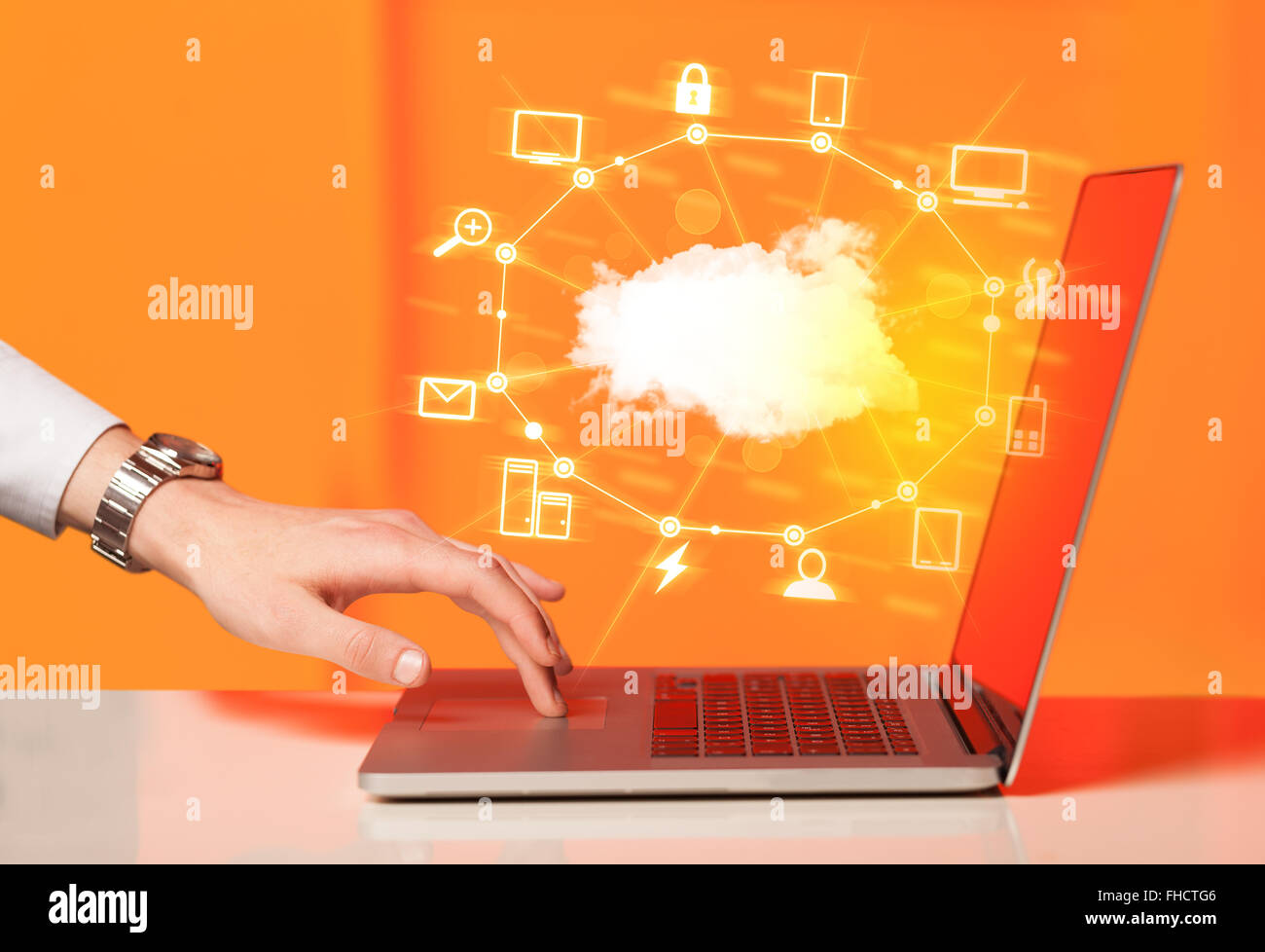 Hand working with a Cloud Computing diagram Stock Photo - Alamy