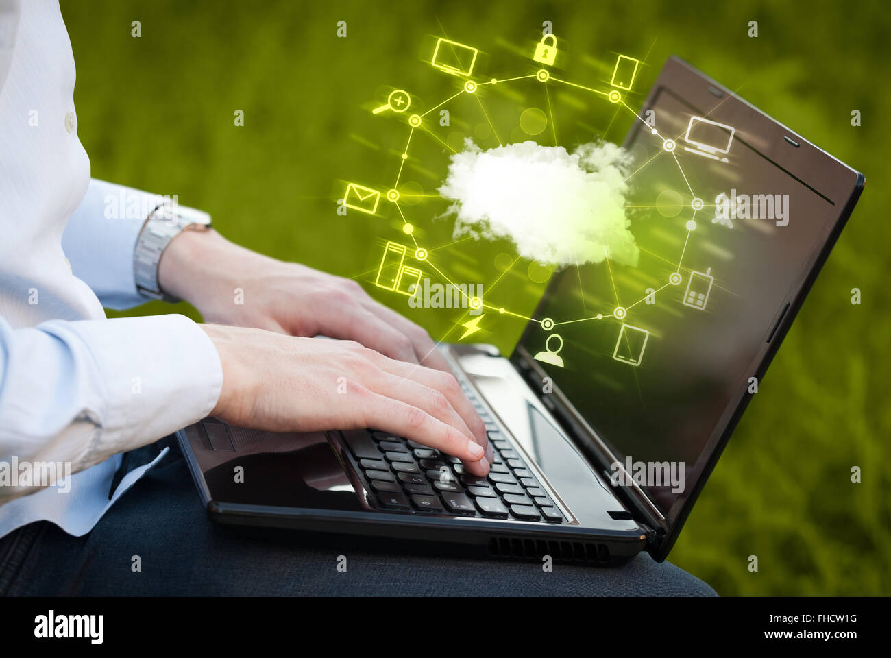 Hand working with a Cloud Computing diagram Stock Photo - Alamy