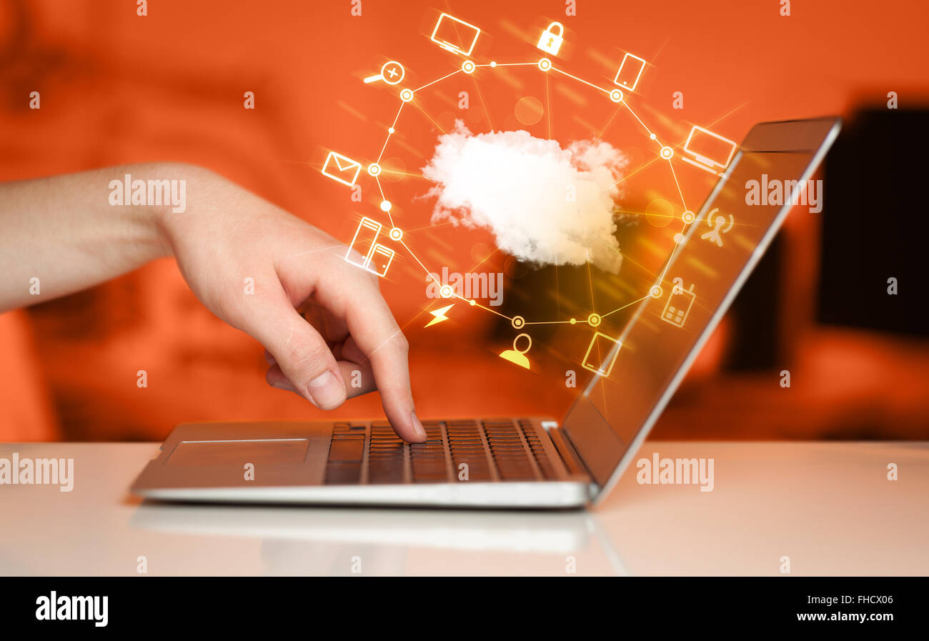 Hand working with a Cloud Computing diagram Stock Photo - Alamy