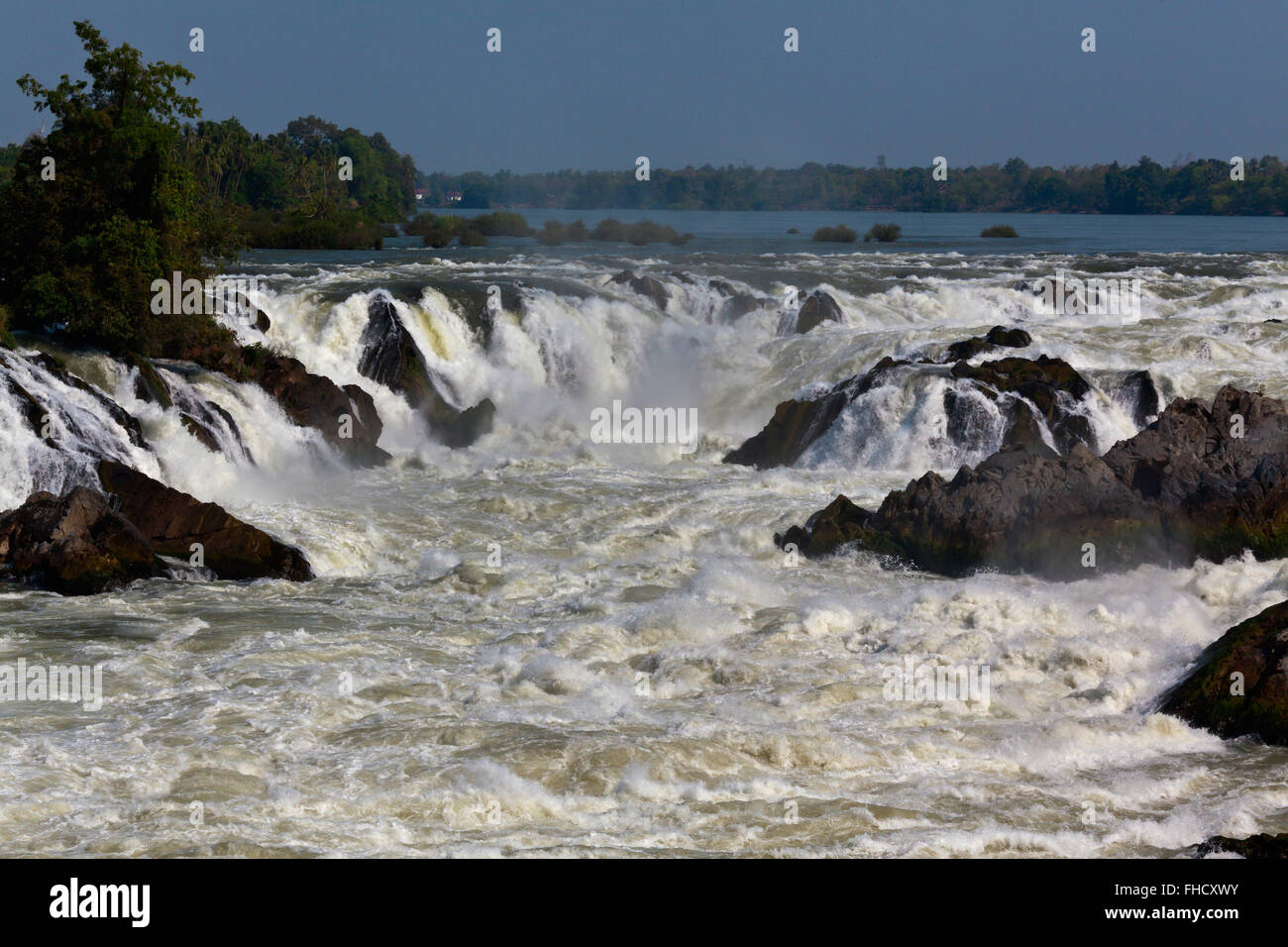 KHONE PHAPHENG WATERFALL in the 4 Thousand Islands Area (Si Phan Don ...