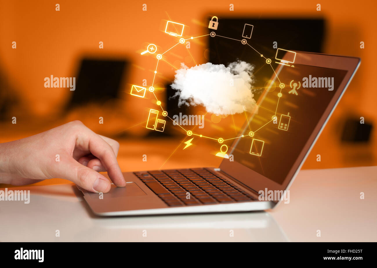 Hand working with a Cloud Computing diagram Stock Photo - Alamy