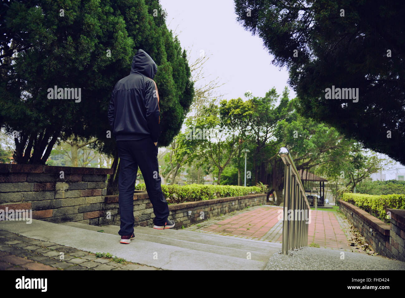 Man and woman running forward hi-res stock photography and images - Alamy