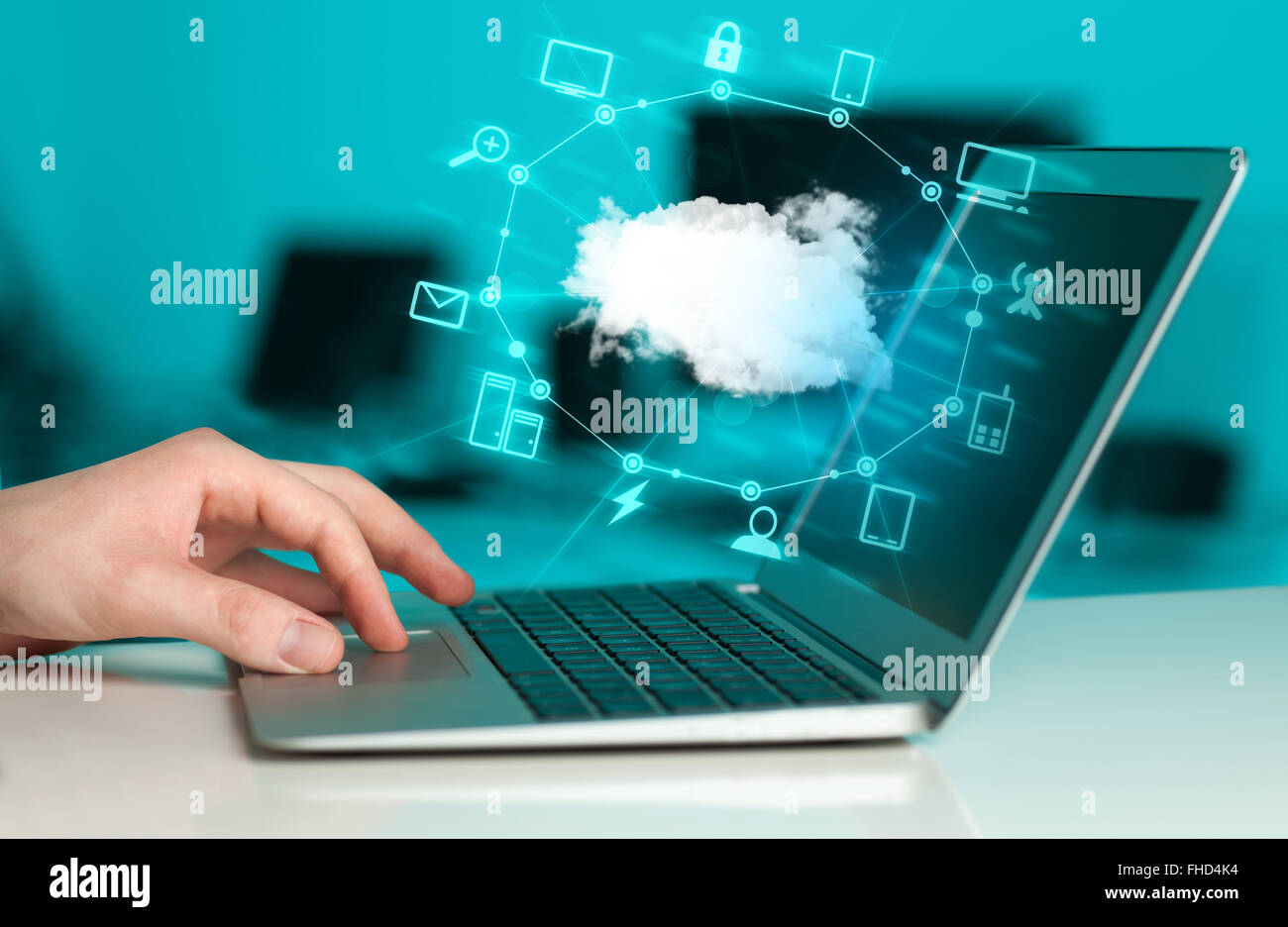 Hand working with a Cloud Computing diagram Stock Photo - Alamy