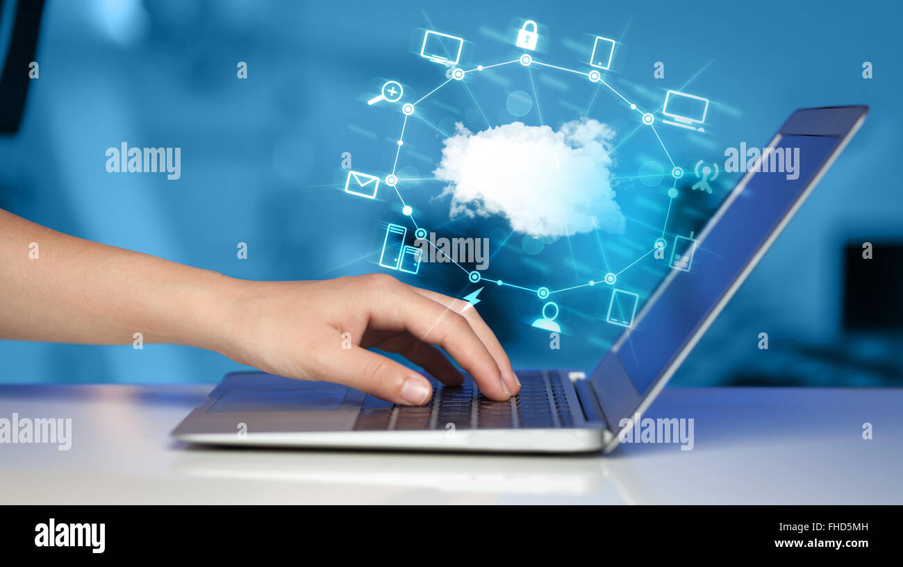 Hand working with a Cloud Computing diagram Stock Photo - Alamy