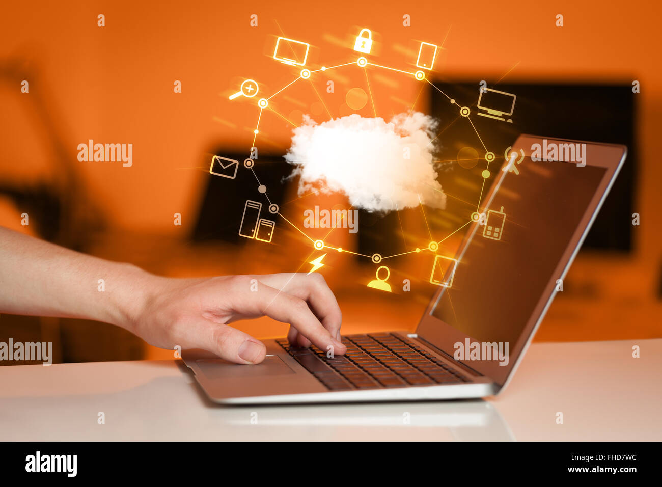 Hand working with a Cloud Computing diagram Stock Photo - Alamy