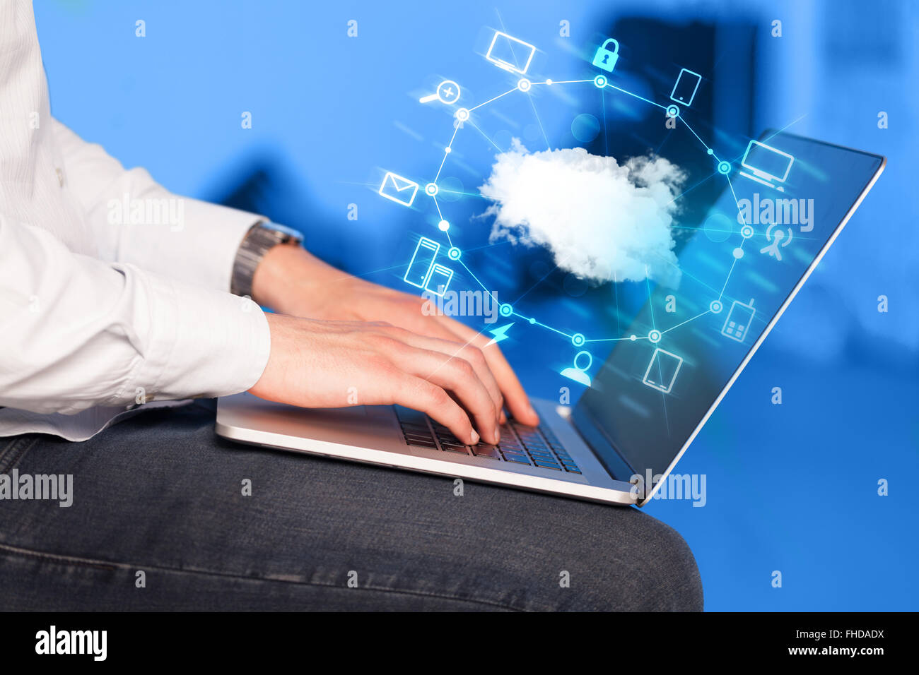 Hand working with a Cloud Computing diagram Stock Photo - Alamy