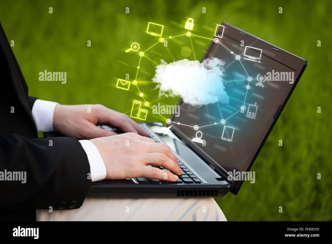 Hand working with a Cloud Computing diagram Stock Photo - Alamy