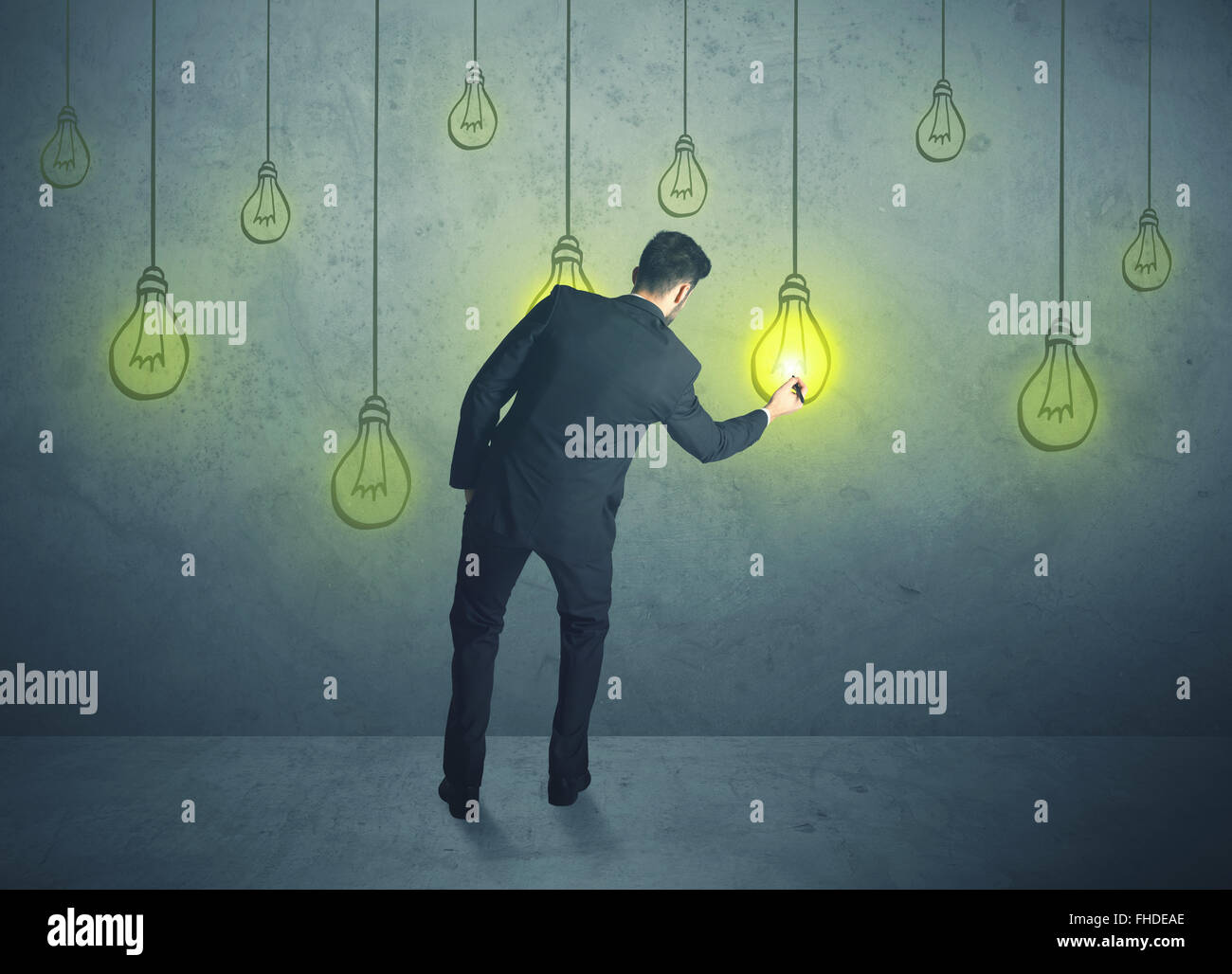 hanging lighting bulbs Stock Photo - Alamy
