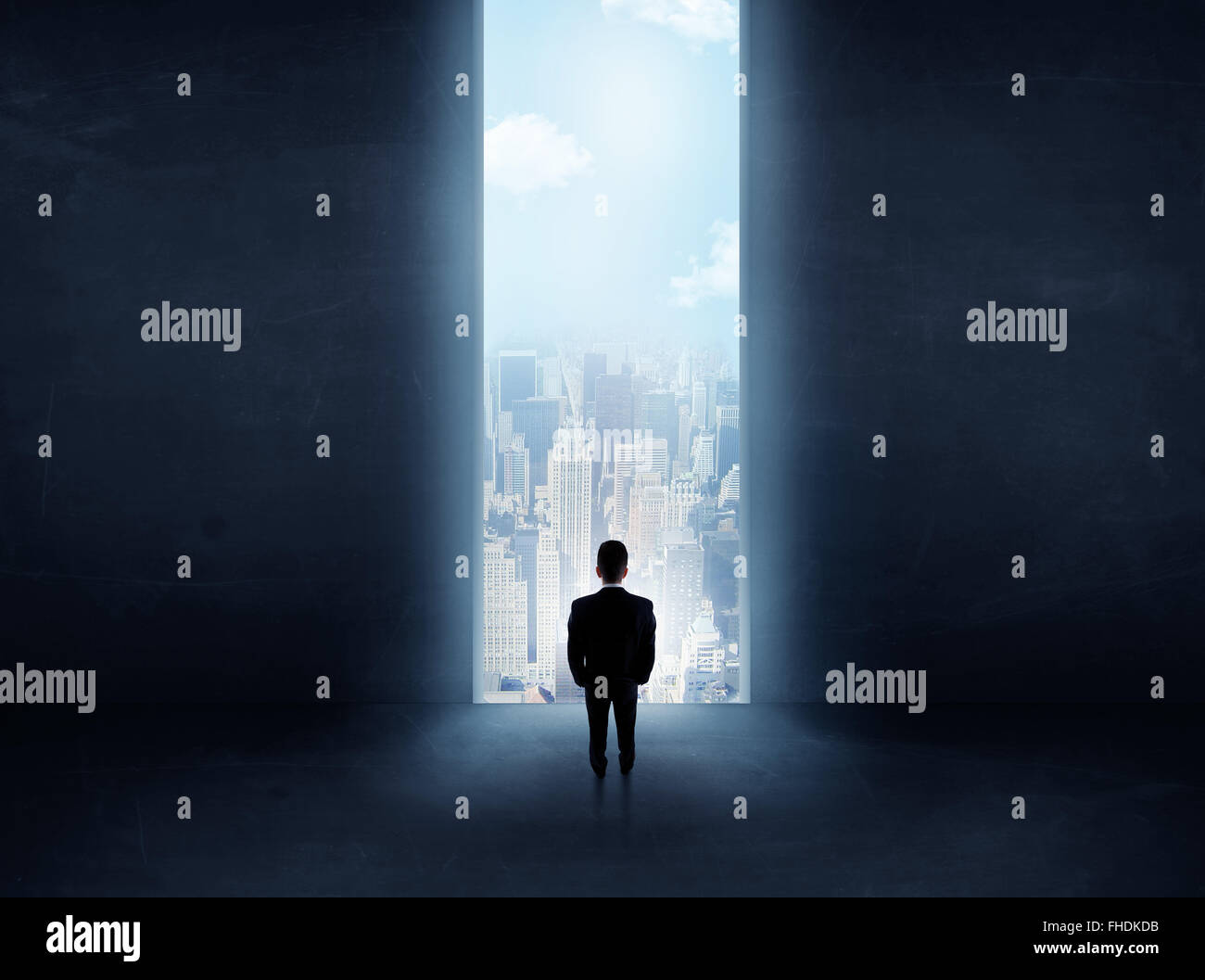 Man standing in front of gate hi-res stock photography and images - Alamy