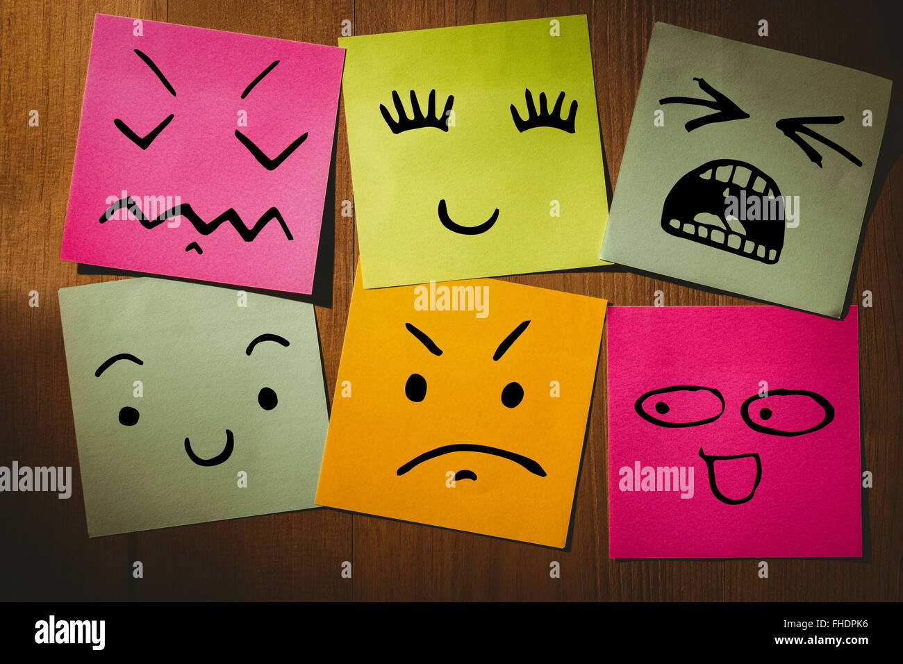 Face post it note smile hi-res stock photography and images - Alamy