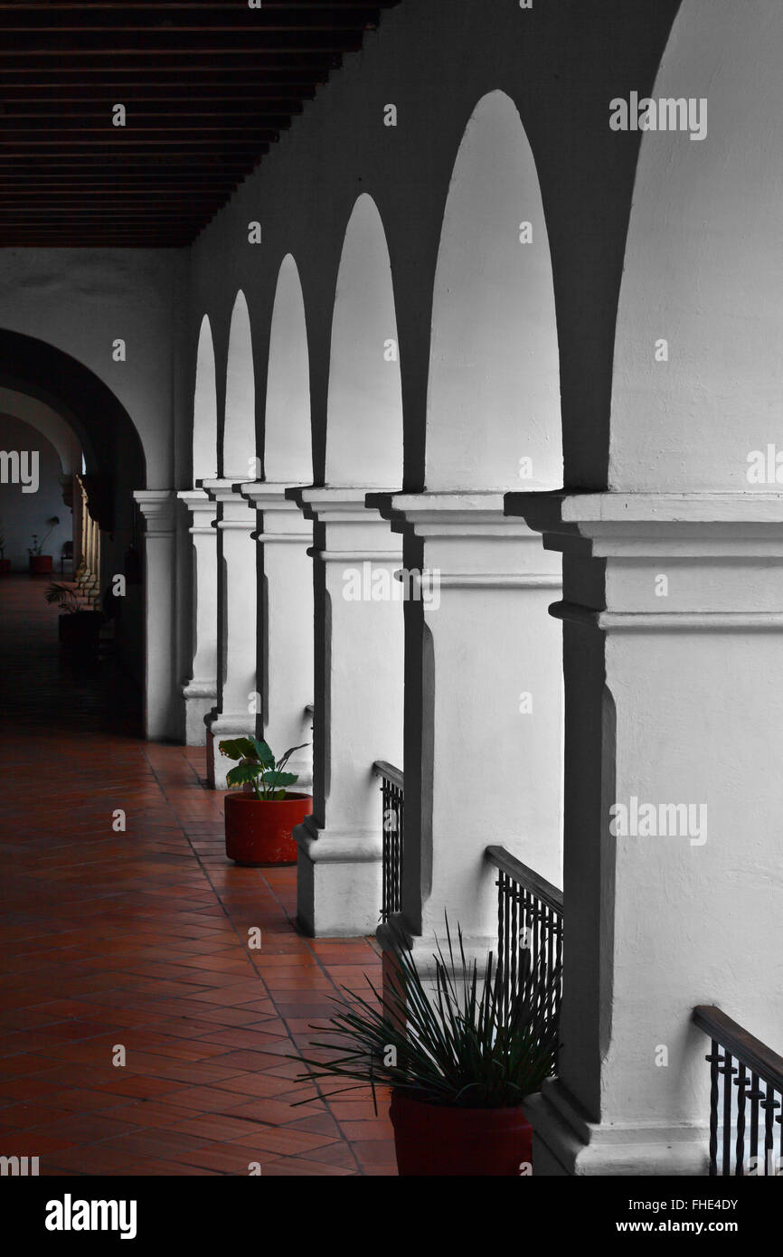 Spanish style architecture hi-res stock photography and images - Alamy