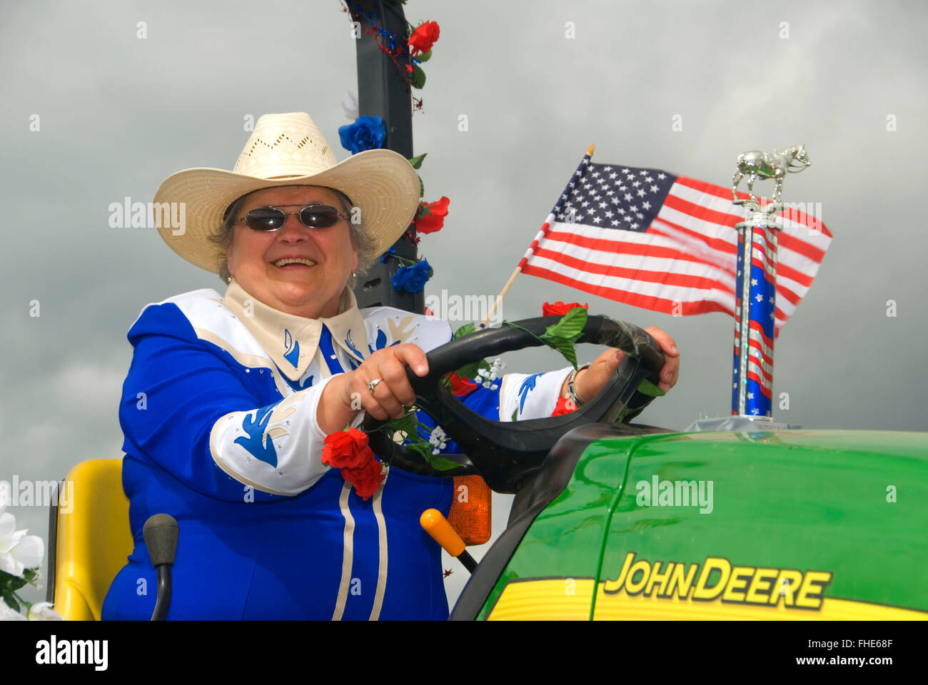 Fourth of july parade float hi-res stock photography and images - Alamy