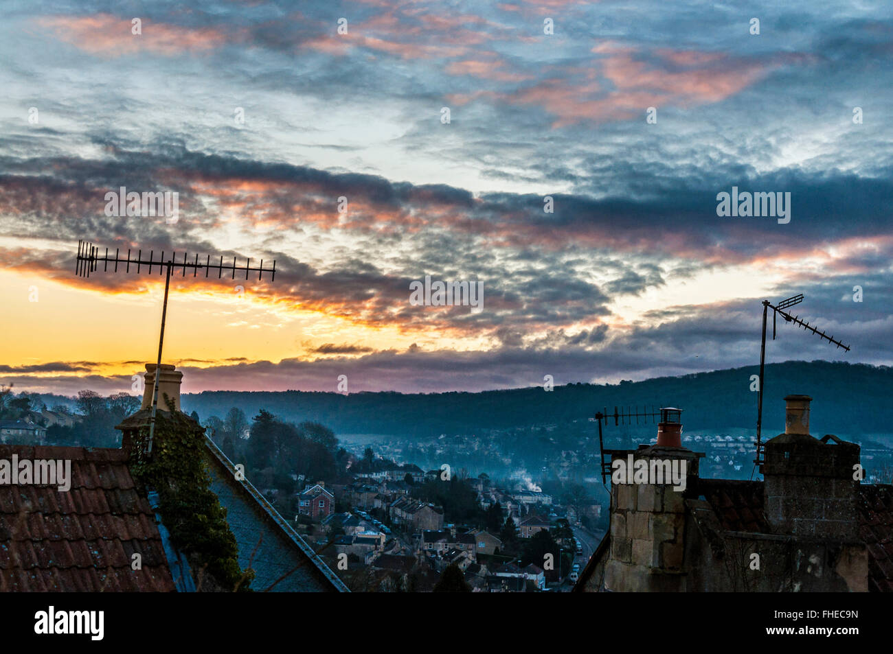 Batheaston UK weather. 25th February 2016. The sun rises over a chilly ...