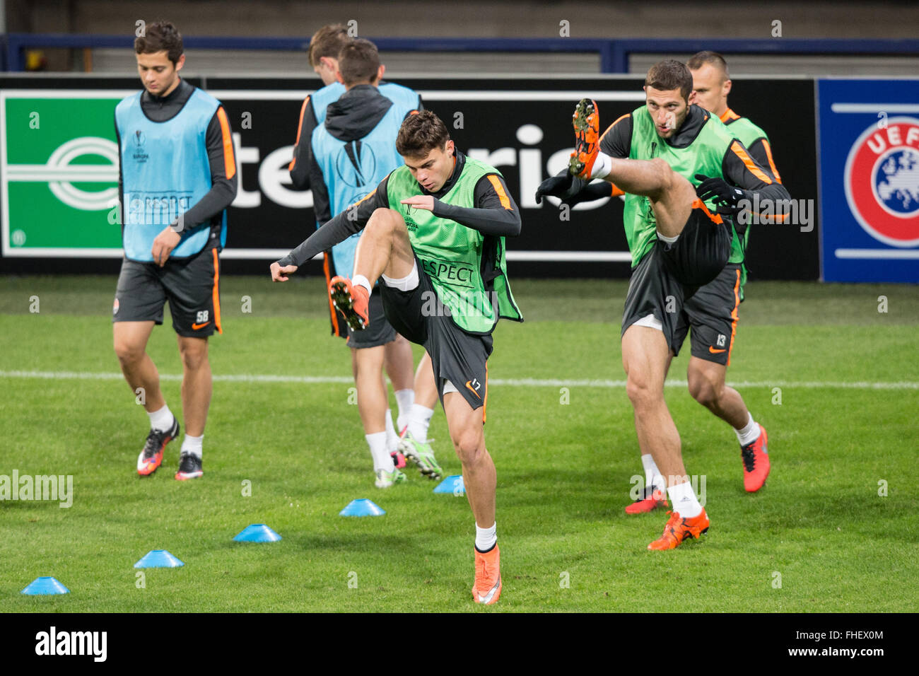 Gelsenkirchen, Germany. 24th Feb, 2016. Maksym Malyshev (C) and Ivan Ordets (2.v.r.) from FC ...