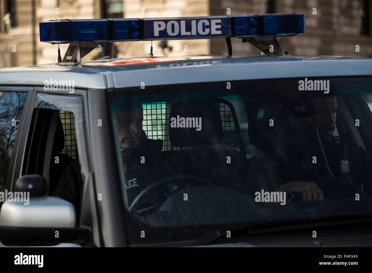 Metropolitan Police Range Rover escorting Government Ministerial convoy ...