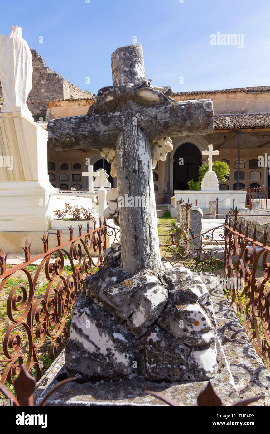 Outdoor stone cross hi-res stock photography and images - Alamy
