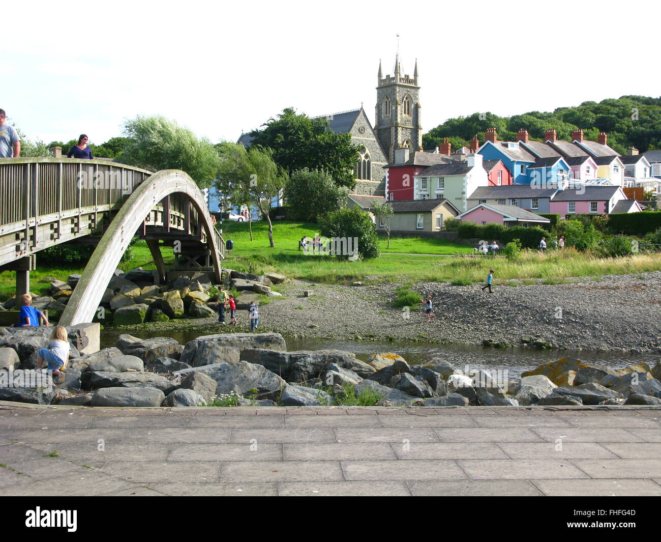 Aberaeron, Wales, UK. 08 Aug, 2010. UK Weather: Warm sunny day, over ...