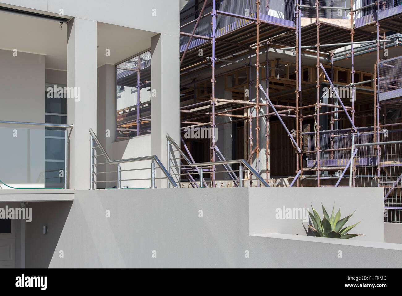 Apartment building construction site hi-res stock photography and ...