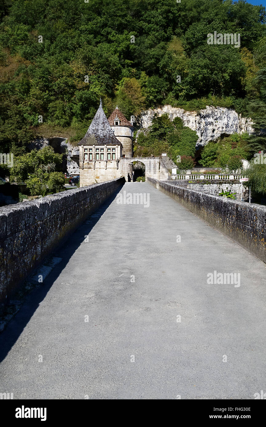 Bridge over river Dronne in Brantome France Stock Photo - Alamy