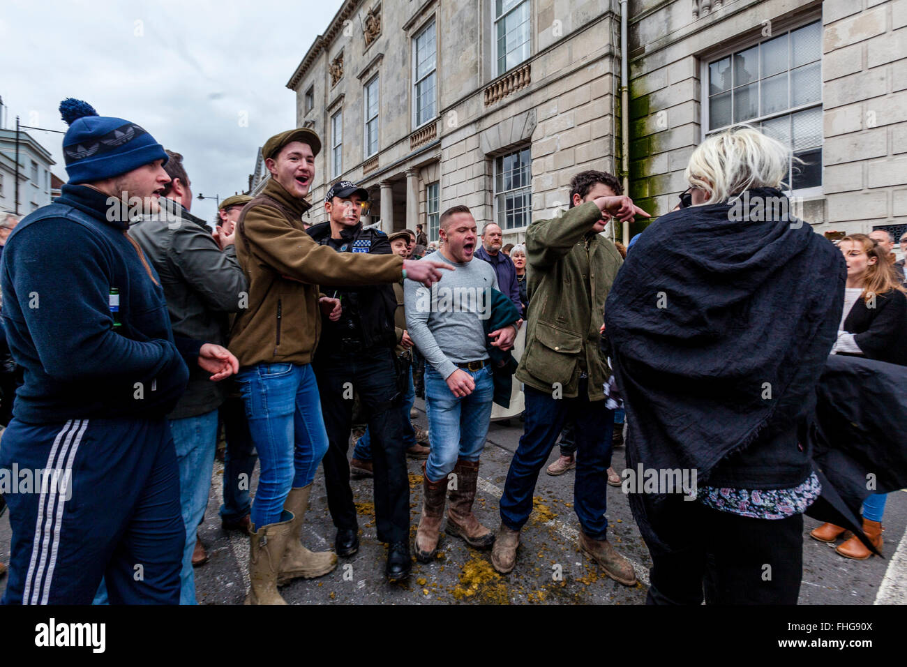 Jeering crowd hi-res stock photography and images - Alamy