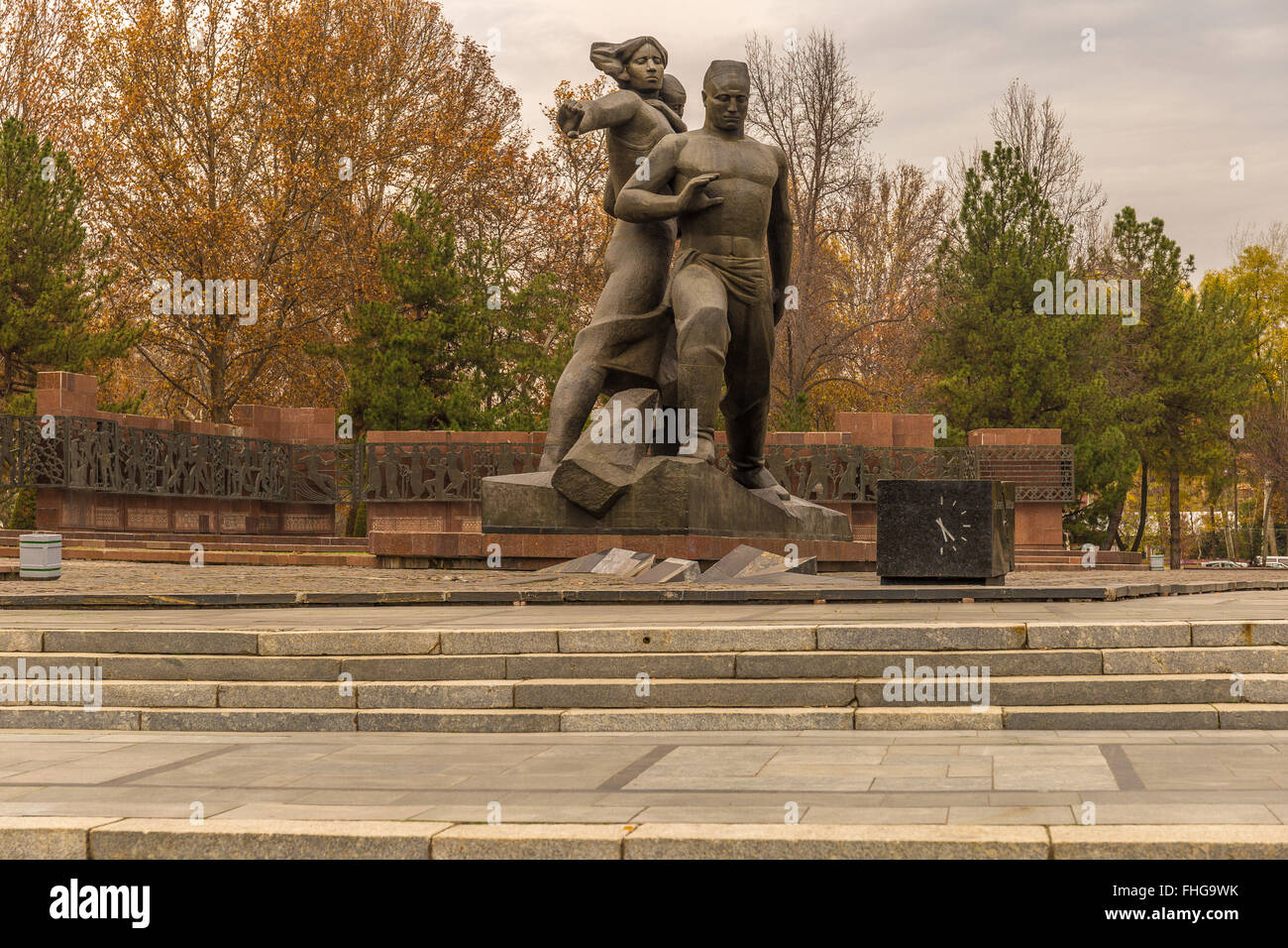 The Courage Monument; symbolising the strength of Tashkent citizens ...
