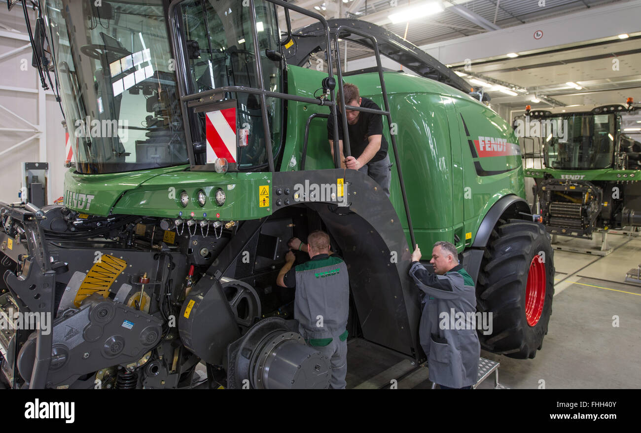 AGCO GmbH employees assemble the Katana model in the production hall ...