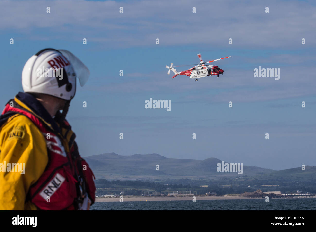 HM Coastguard Rescue Helicopter G-MCGJ on exercise in Cardigan Bay off ...