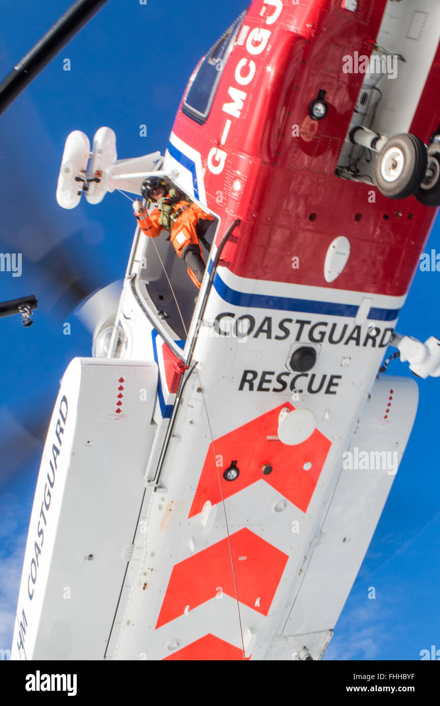 HM Coastguard Rescue Helicopter G-MCGJ on exercise in Cardigan Bay off ...
