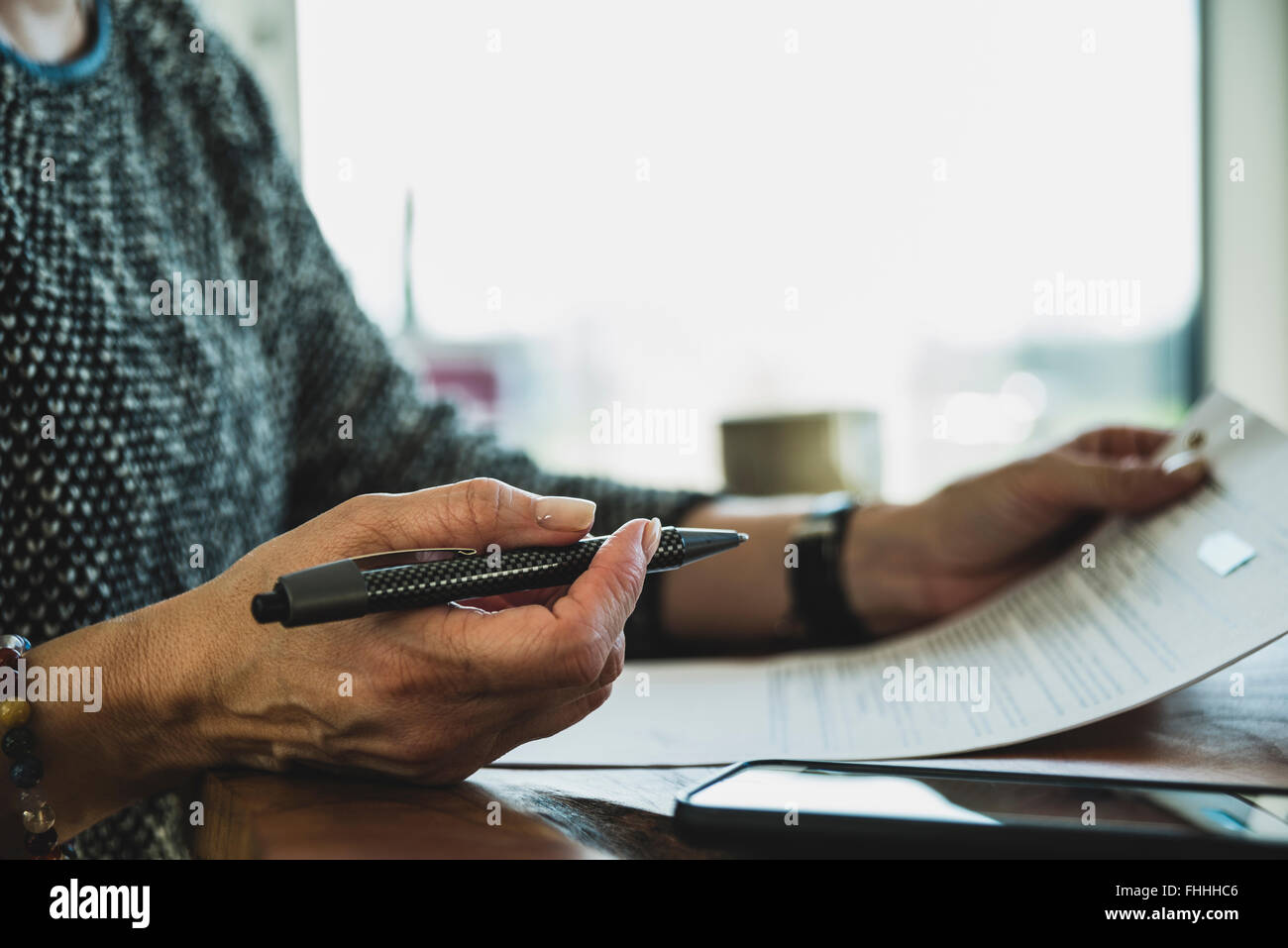 Signing table hi-res stock photography and images - Alamy