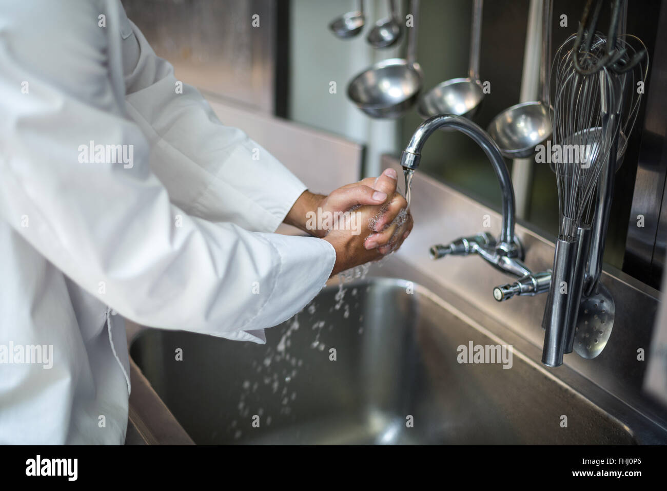 Professional chef hands hi-res stock photography and images - Alamy