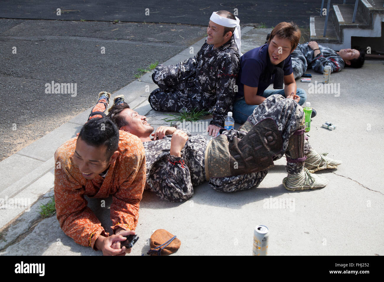 Japanese samurai sitting hi-res stock photography and images - Alamy