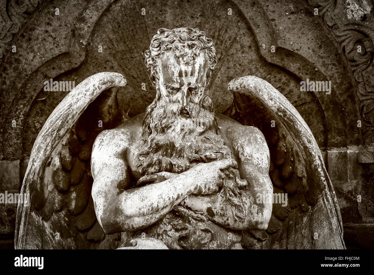 Thinking angel sculpture hi-res stock photography and images - Alamy
