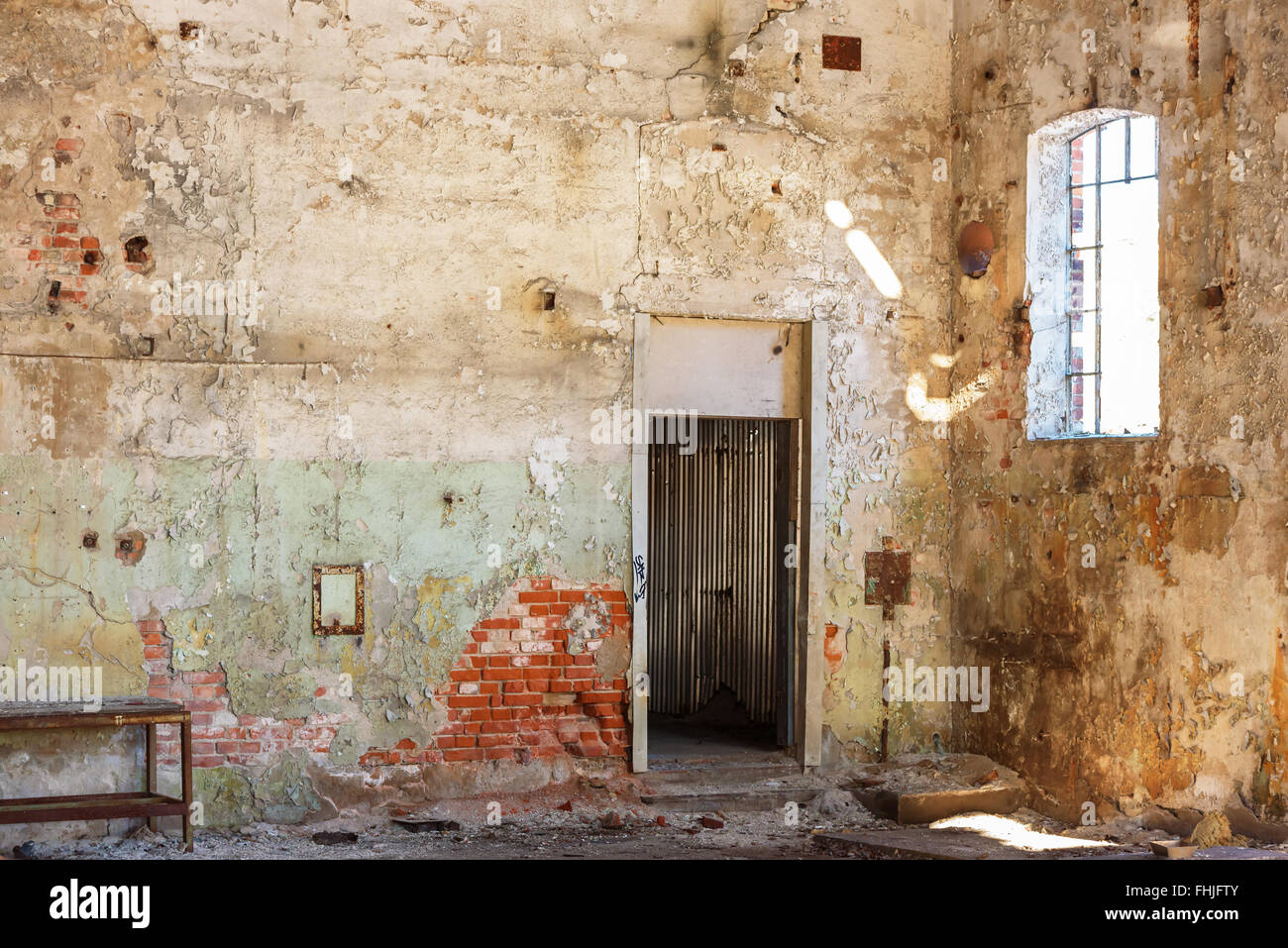The inside of an empty and abandoned old factory building Stock Photo ...