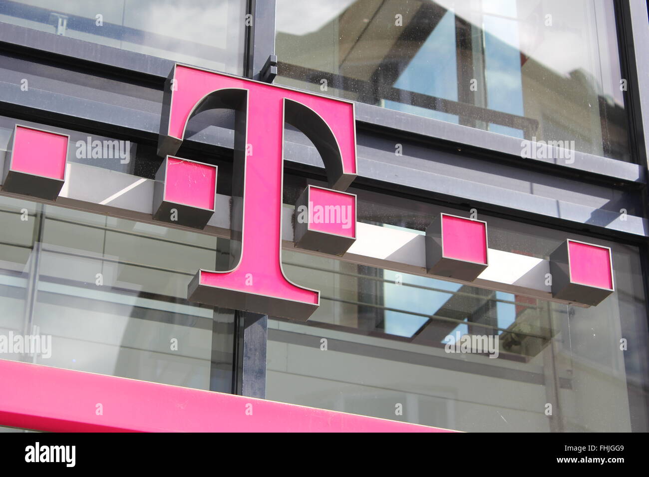 Telekom hi-res stock photography and images - Alamy