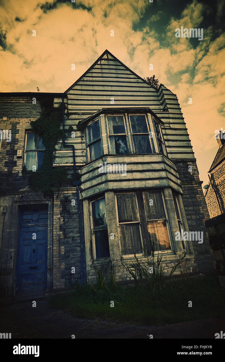 Door no people broken burglary hi-res stock photography and images - Alamy