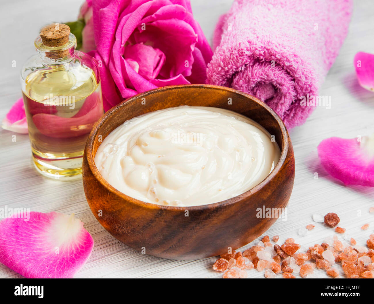 Body lotion hi-res stock photography and images - Alamy