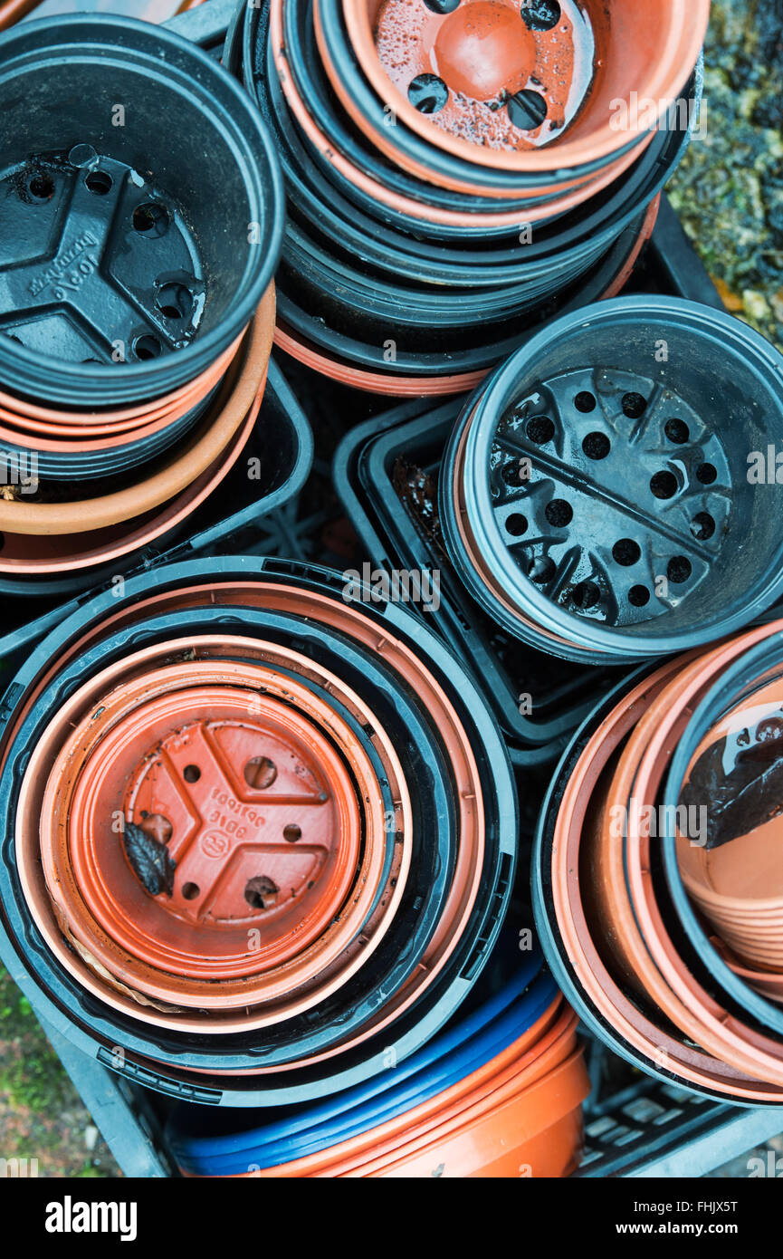 Clay pots and gardens hi-res stock photography and images - Alamy