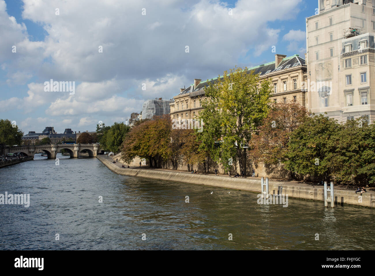 Buildings along seine river hi-res stock photography and images - Alamy