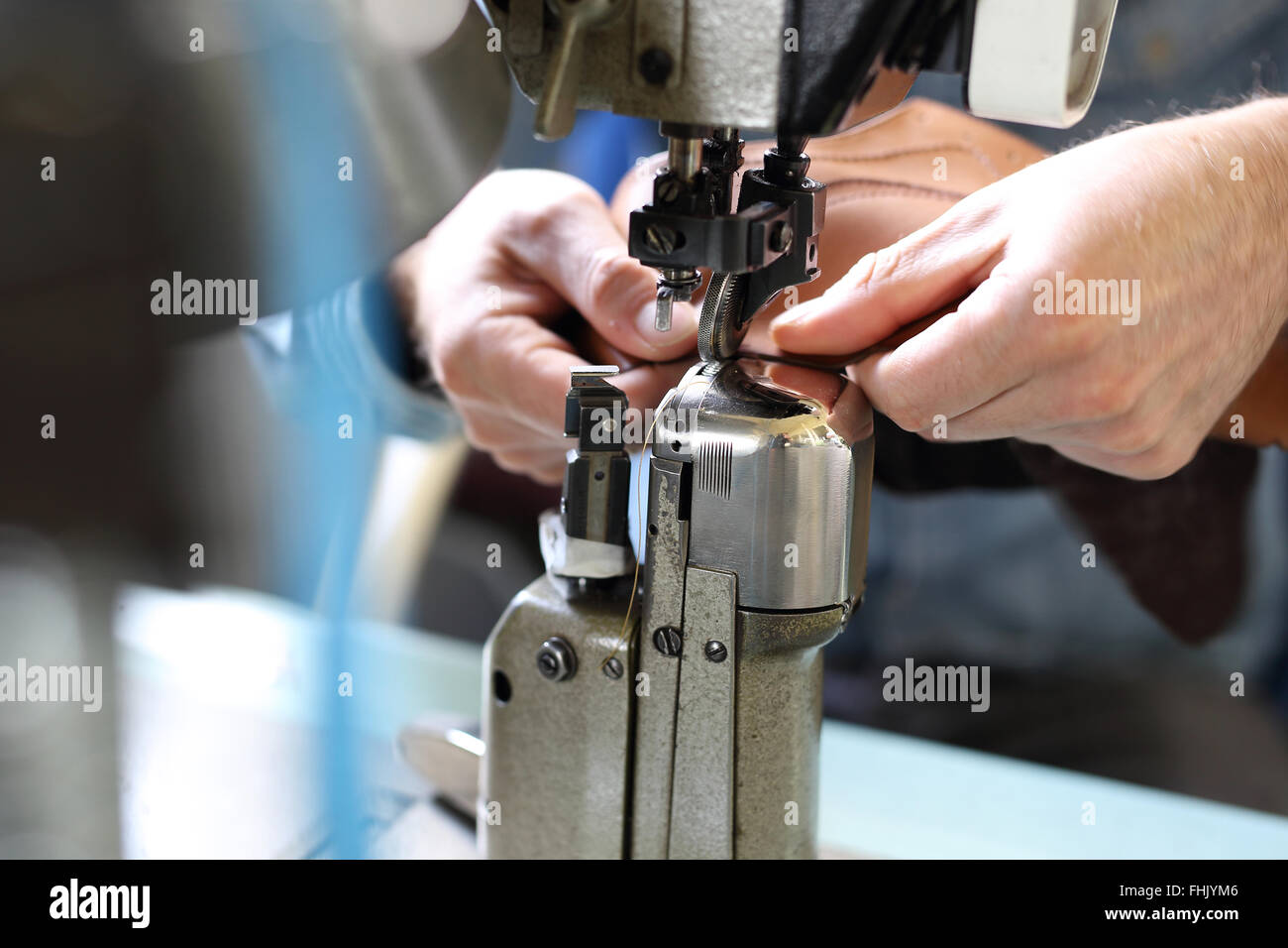 Shoes sewing machine hi-res stock photography and images - Alamy