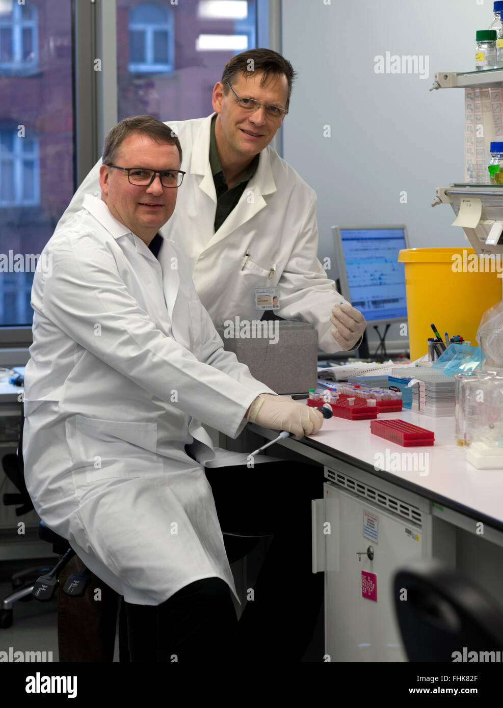 Experimental biologist hi-res stock photography and images - Alamy