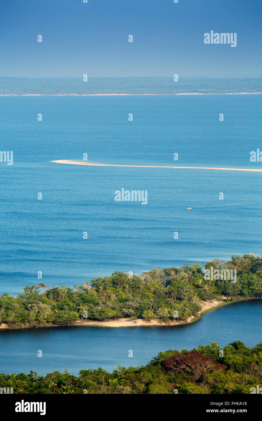 The Tapajos river and Ponta do Cururu beach near Alter do Chao Stock ...