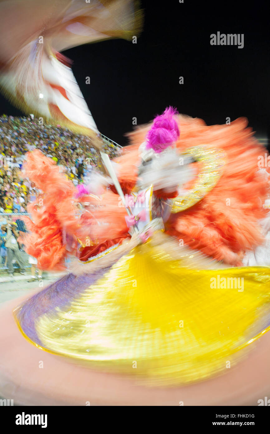 Dancer at Rio carnival Stock Photo - Alamy