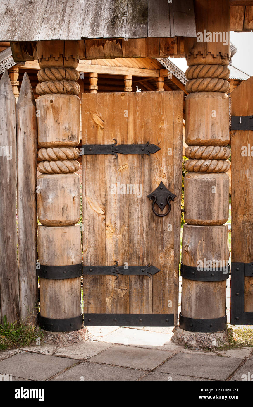 Old dark brown metal hi-res stock photography and images - Alamy