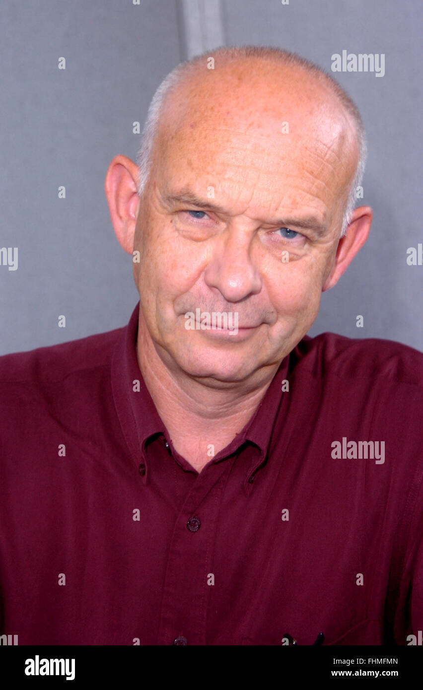 Pinhead doug bradley hi-res stock photography and images - Alamy Pinhead doug bradley hi-res stock photography and images - Alamy
