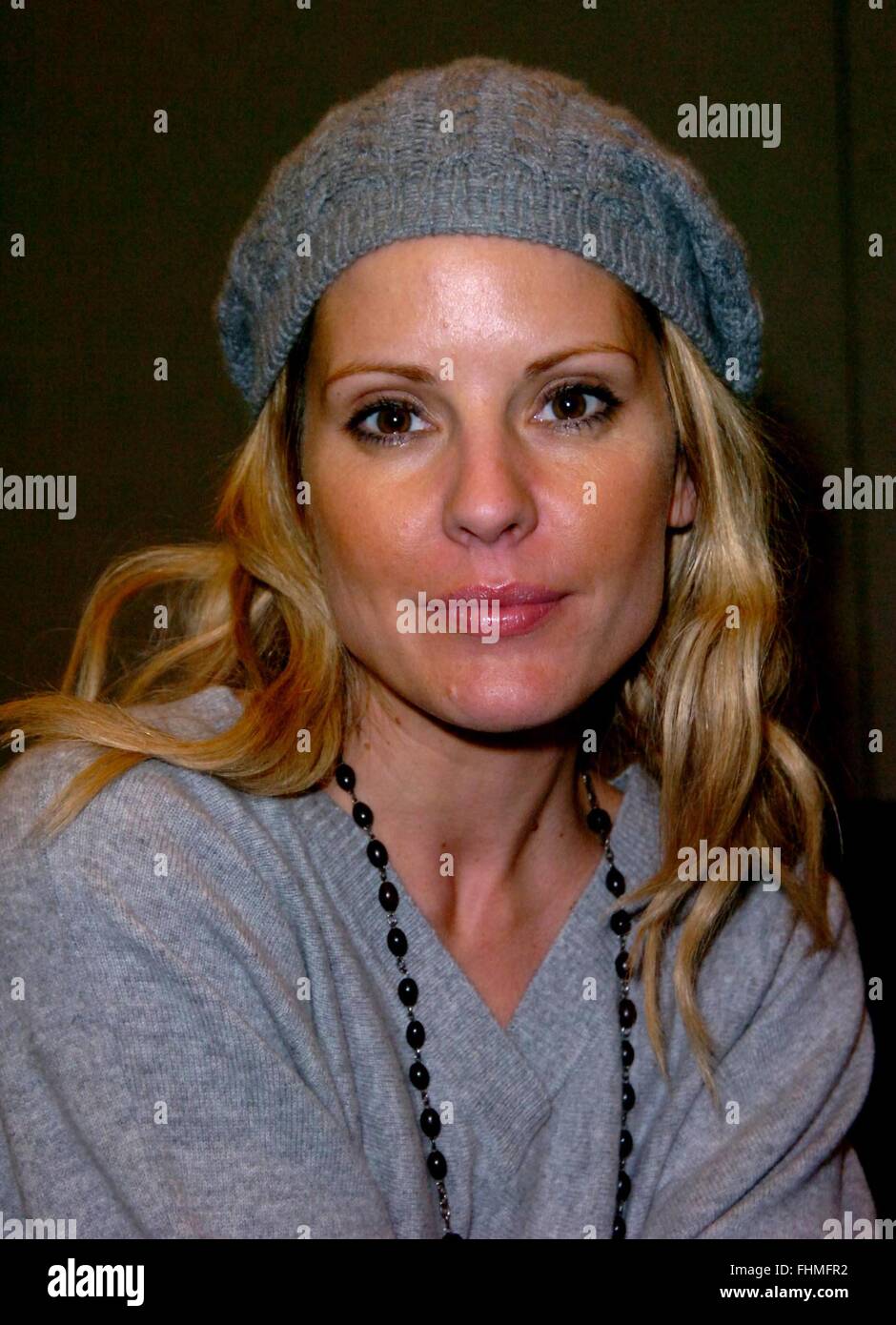 Emma caulfield buffy hi-res stock photography and images - Alamy